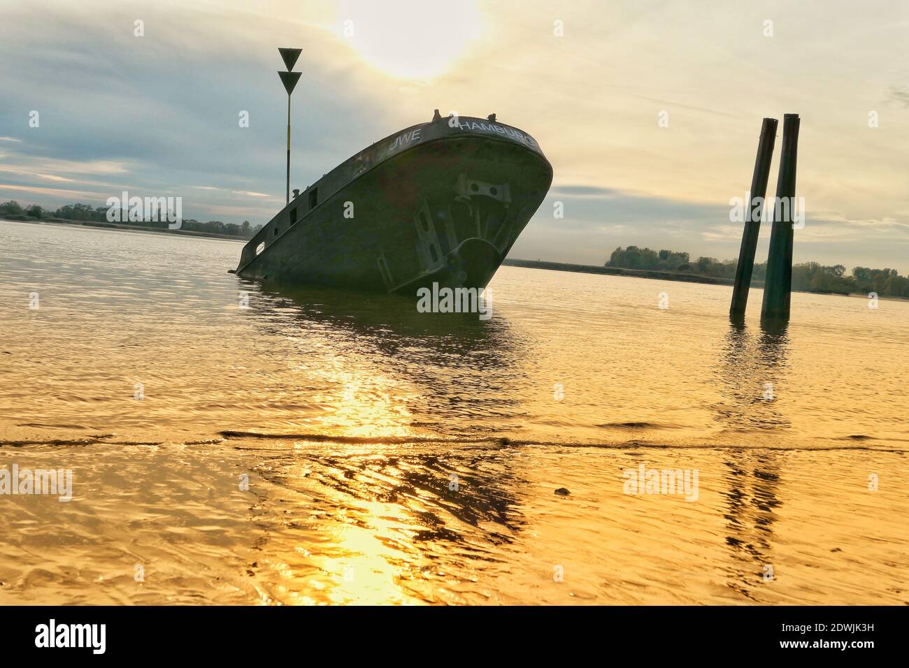 Sinking Container Ship High Resolution Stock Photography and Images - Alamy