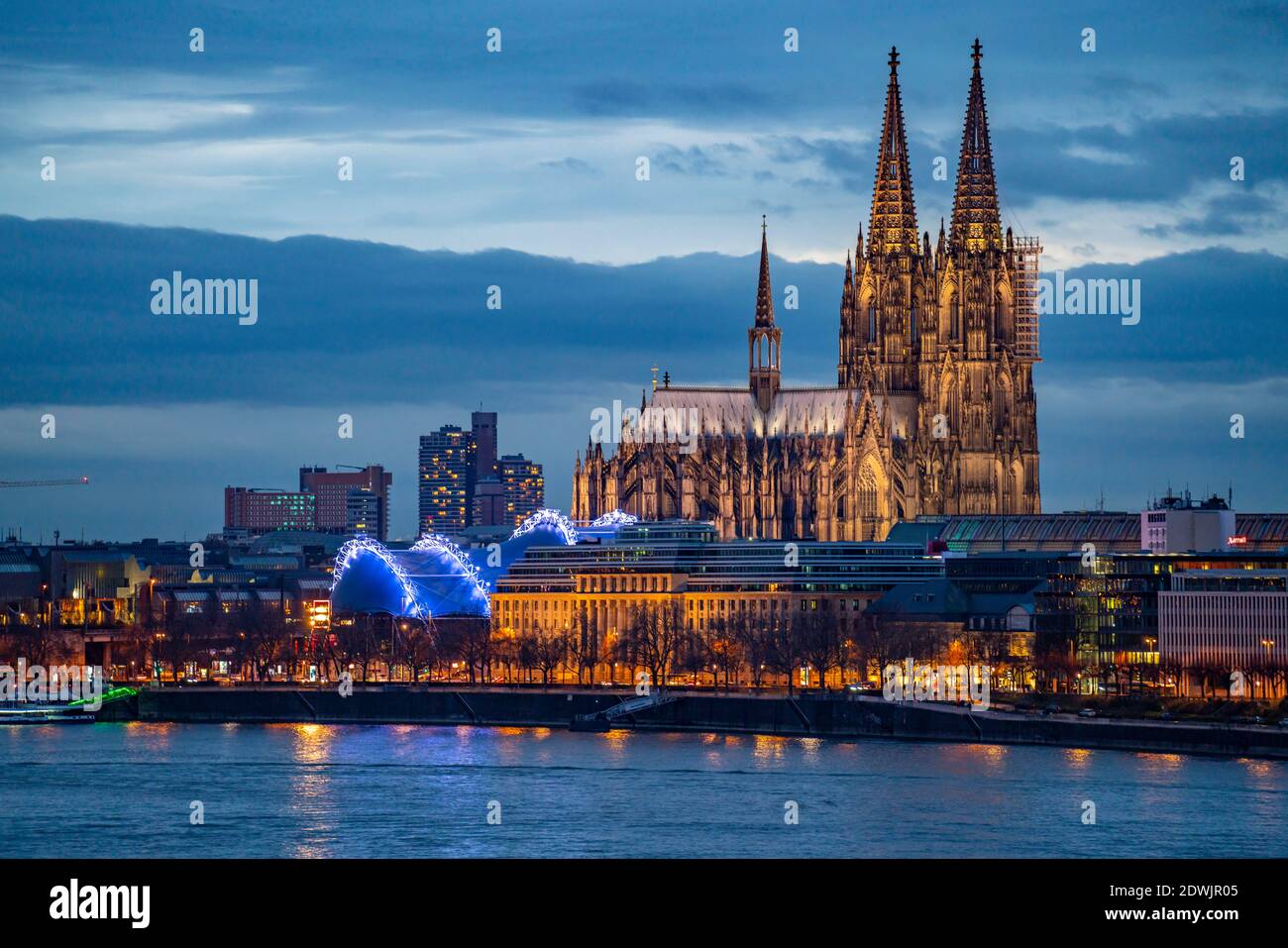 Cologne skyline, with the cathedral, Musical Dome theatre, on the Rhine ...