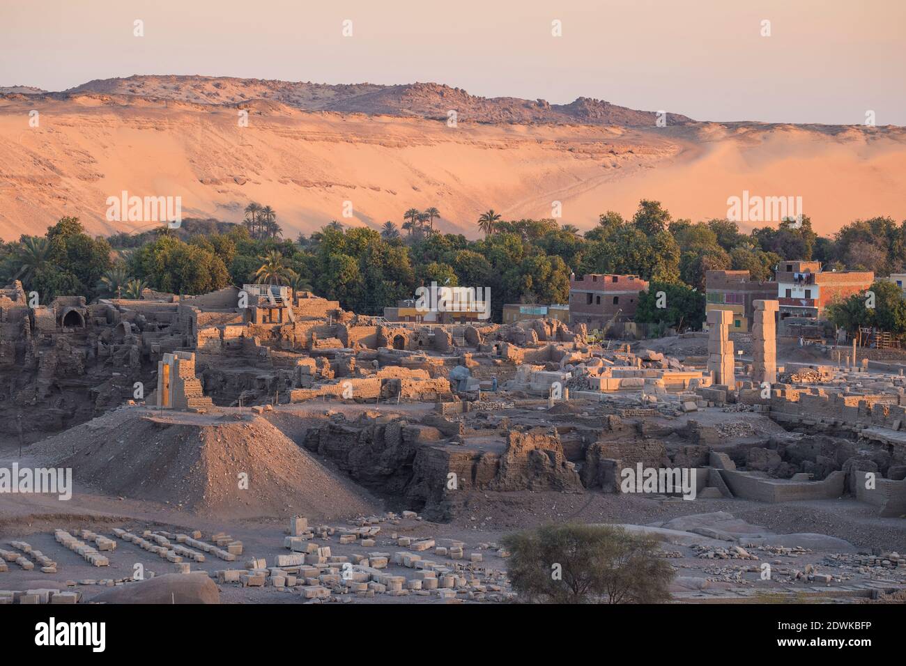 Elephantine ruins hi-res stock photography and images - Alamy
