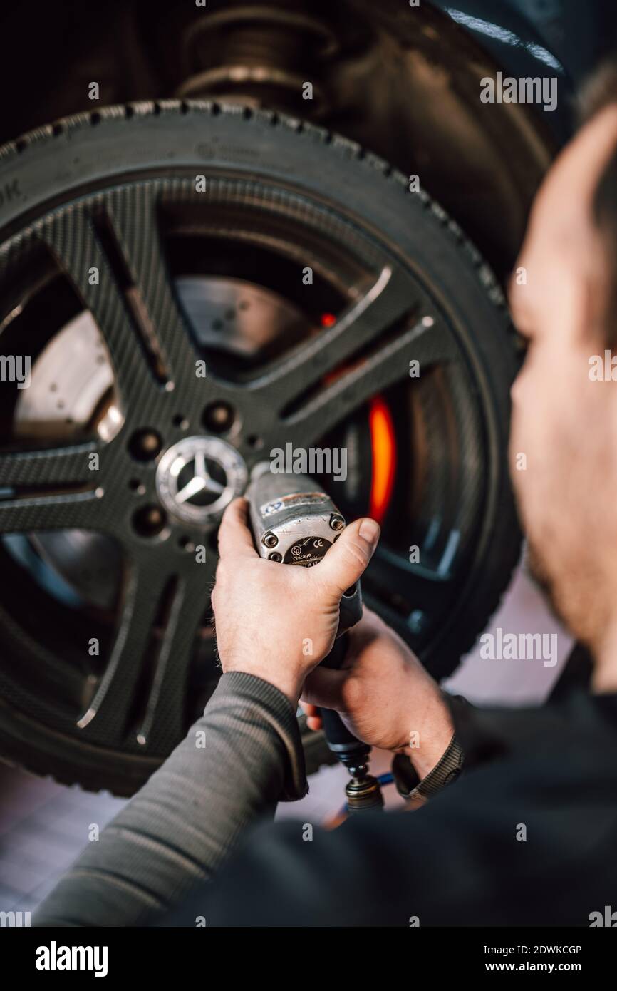 Motor repair center hi-res stock photography and images - Alamy