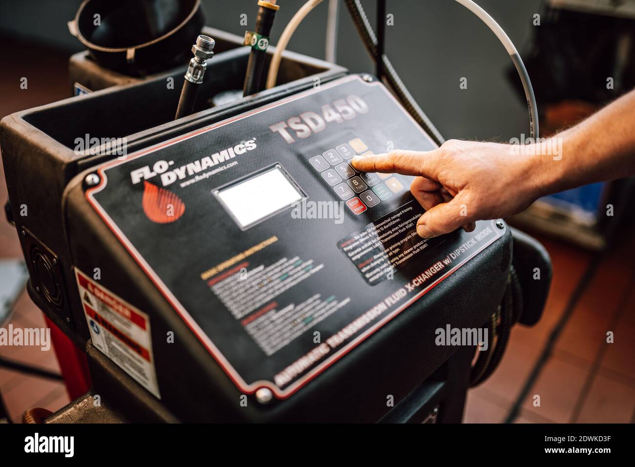 Machine shop car hi-res stock photography and images - Alamy