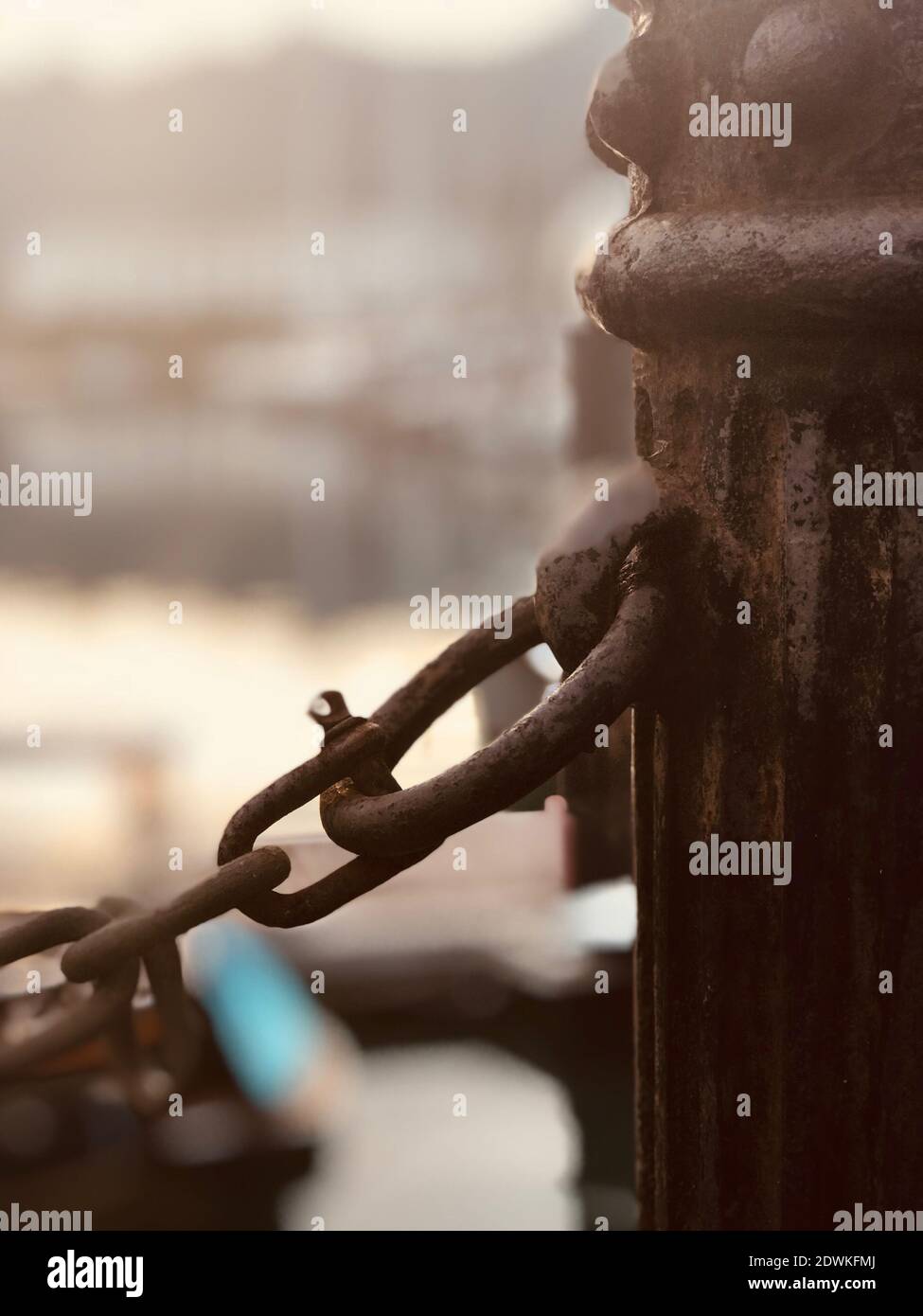 Iron chain railing hi-res stock photography and images - Alamy