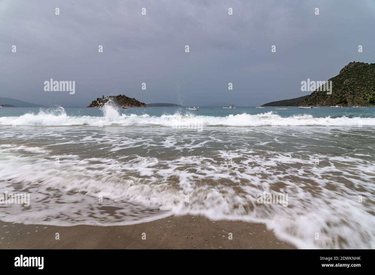 Storm sea waves on cloudy hi-res stock photography and images - Alamy