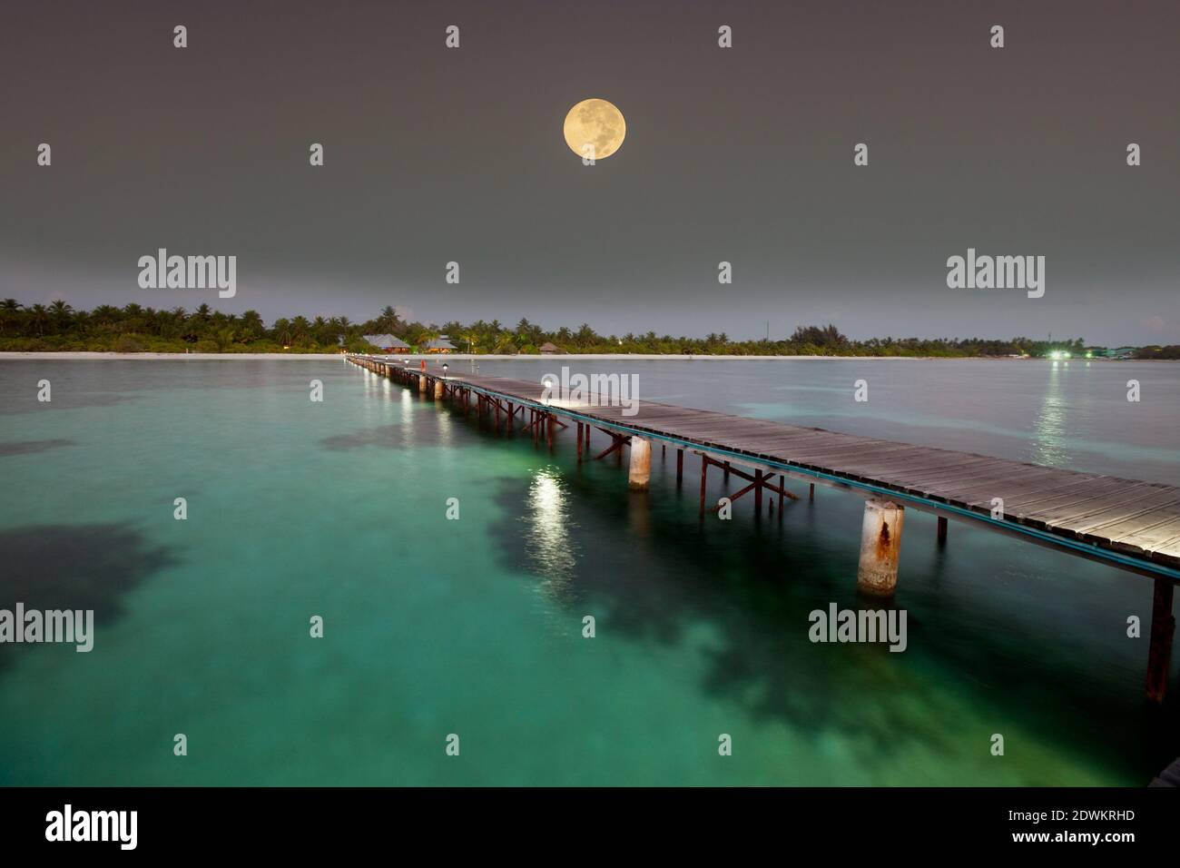 Night scene in tropical beach Stock Photo - Alamy