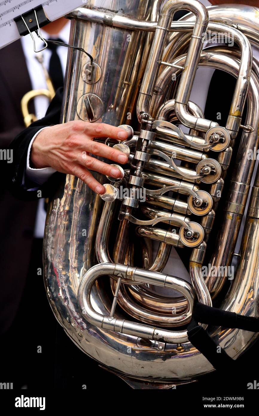 Man playing tuba hi-res stock photography and images - Alamy