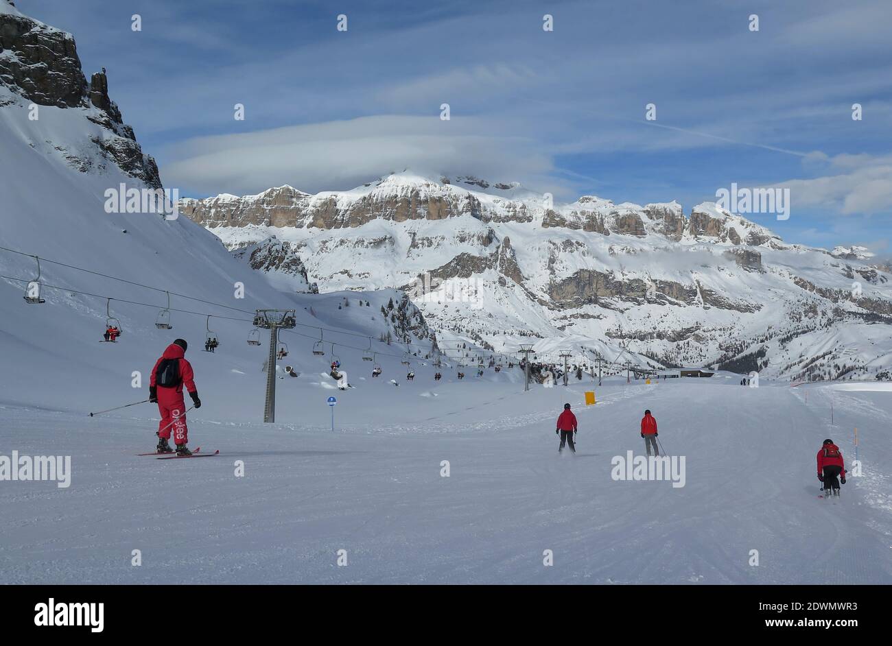 Skipiste menschen hi-res stock photography and images - Alamy