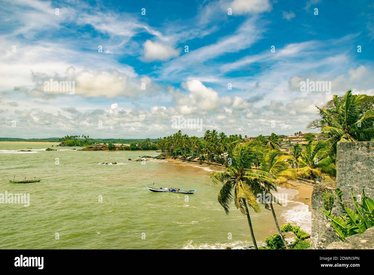 Beach axim ghana hi-res stock photography and images - Alamy