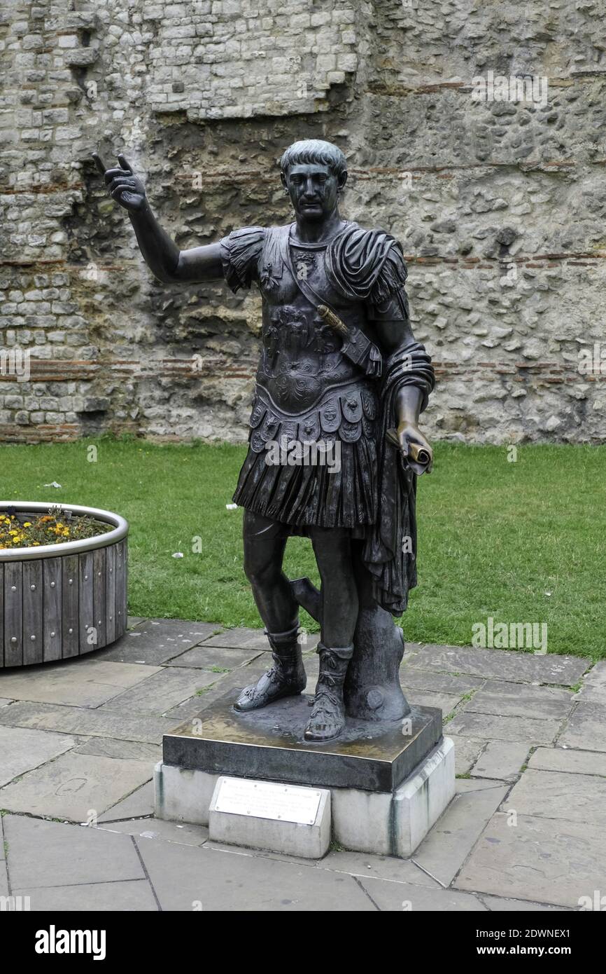 Statue roman emperor trajan tower hi-res stock photography and images ...