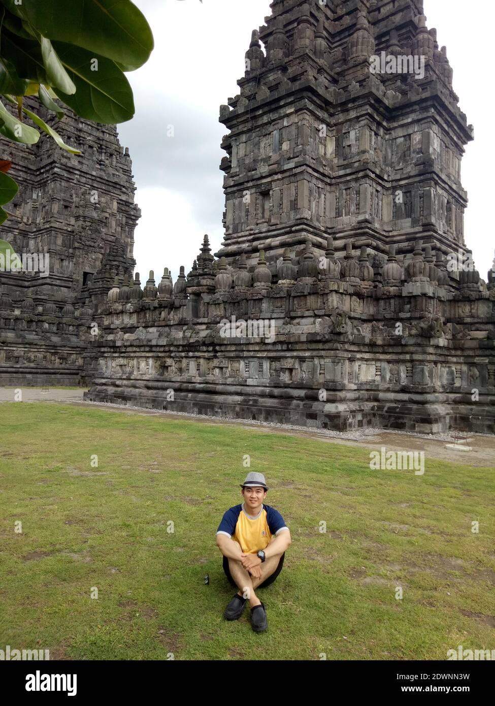 Religion sitting place of worship hinduism ancient history hi-res stock ...