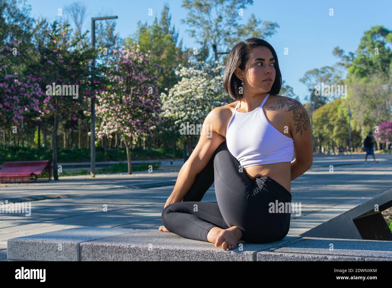 Half seated posture hi-res stock photography and images - Alamy