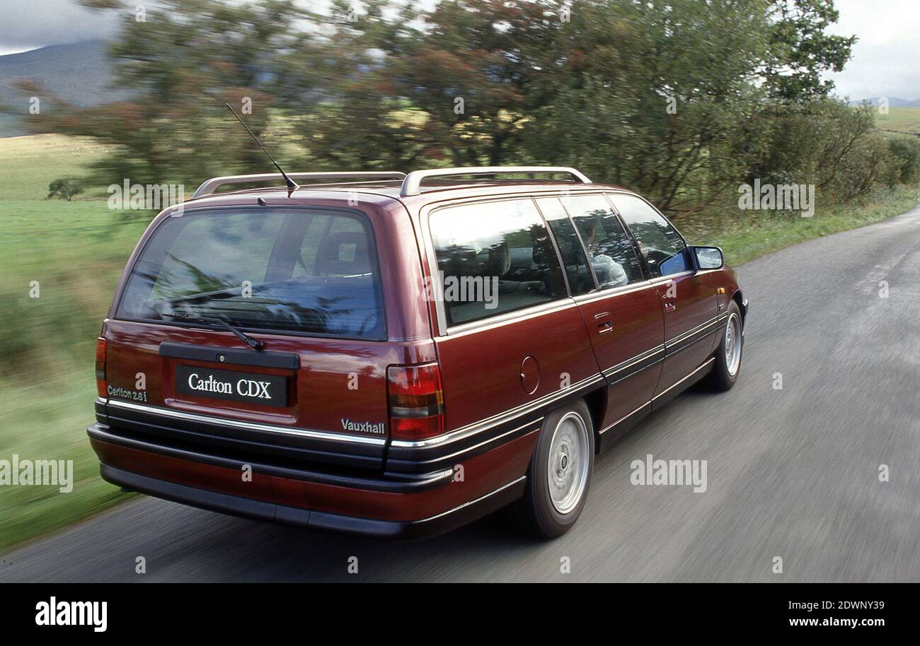 1992 Vauxhall Carlton CDX 2.6i Estate car Stock Photo - Alamy