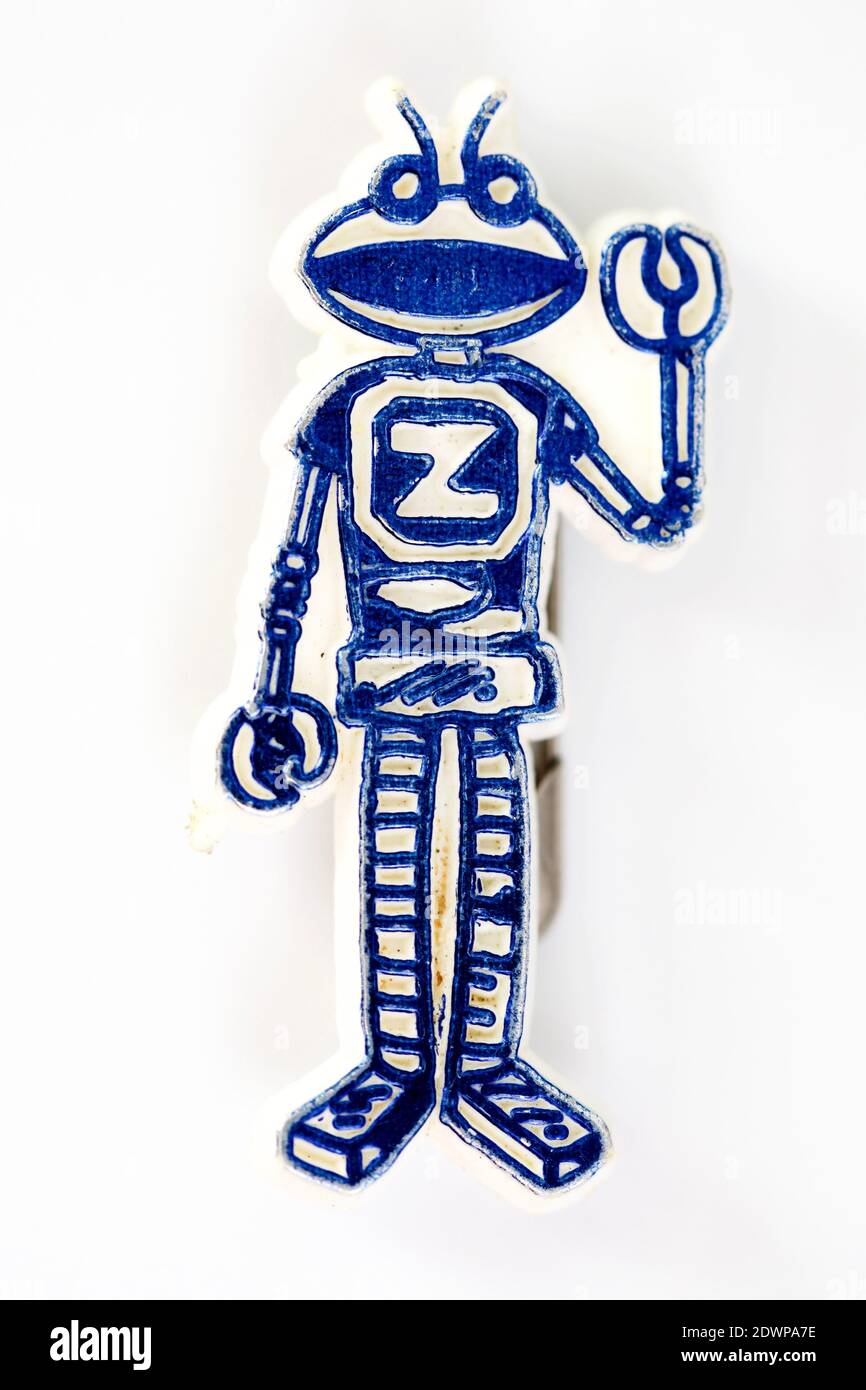 Cadbury's Smash instant mash potato Vintage Robot Badge Stock Photo - Alamy