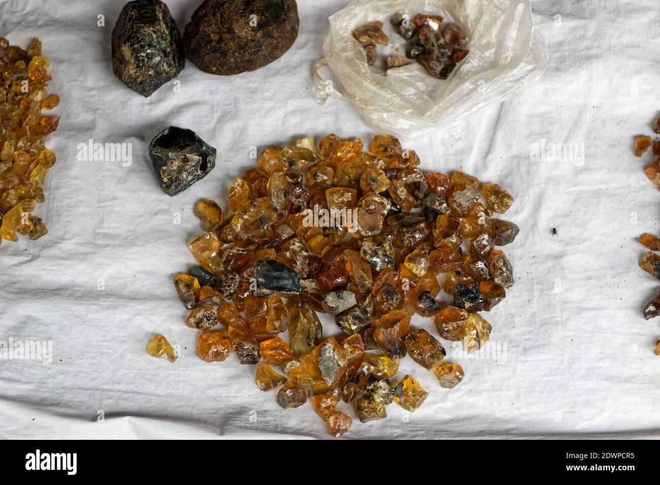 Myanmar amber market hi-res stock photography and images - Alamy