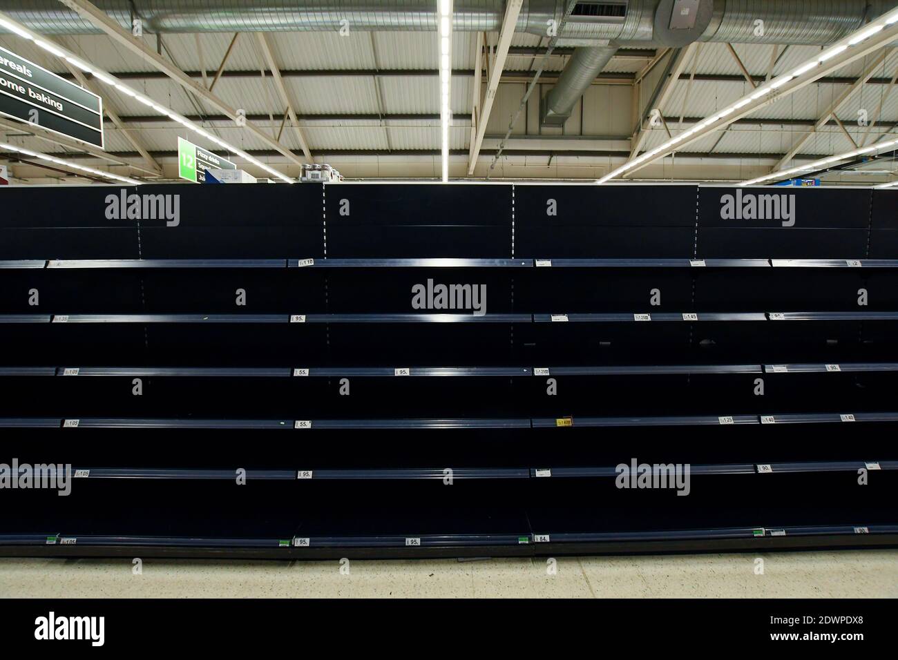 Empty grocery store shelves pandemic hi-res stock photography and ...