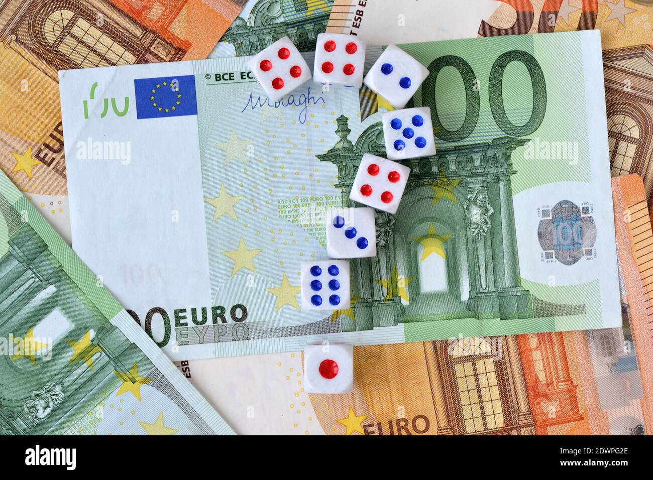 Question mark dice hi-res stock photography and images - Alamy