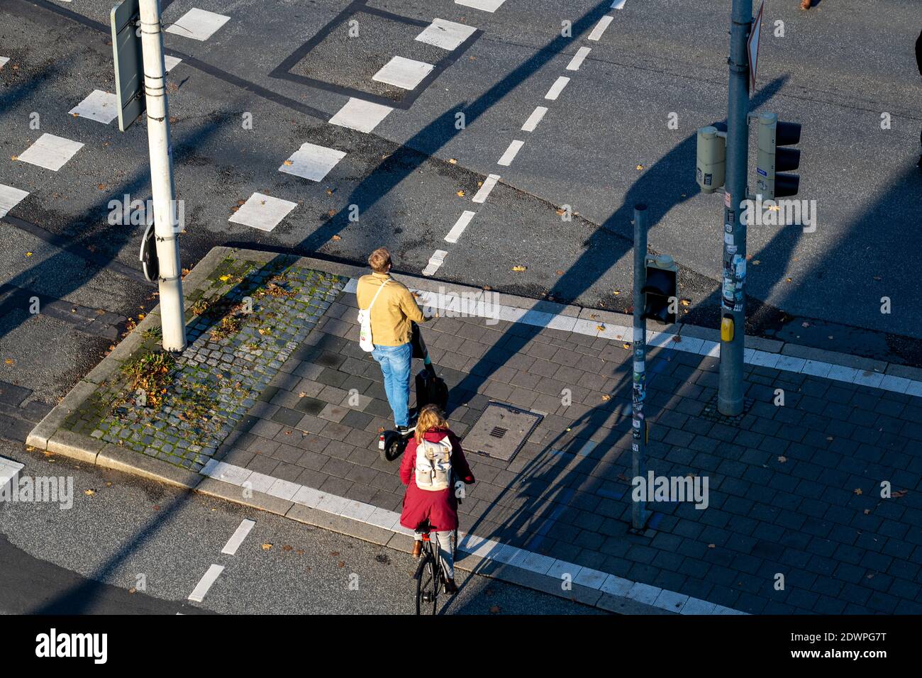 people crossing a street Stock Photo - Alamy
