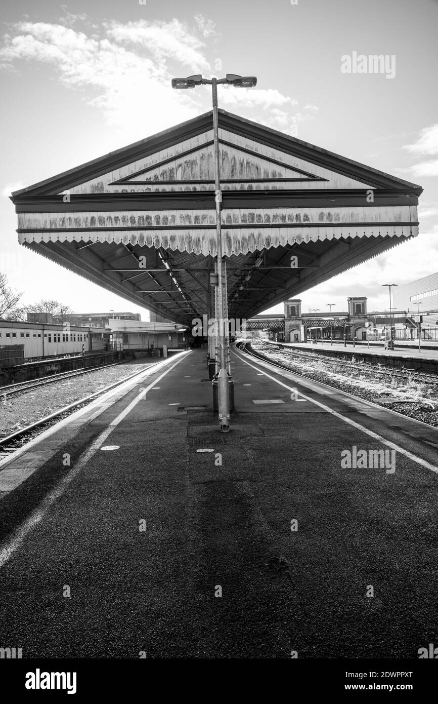 Cantilever platform hi-res stock photography and images - Alamy