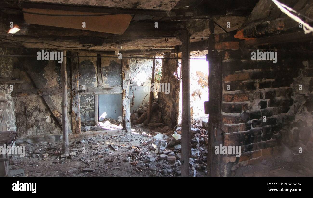 Ruined farm building interior hi-res stock photography and images - Alamy