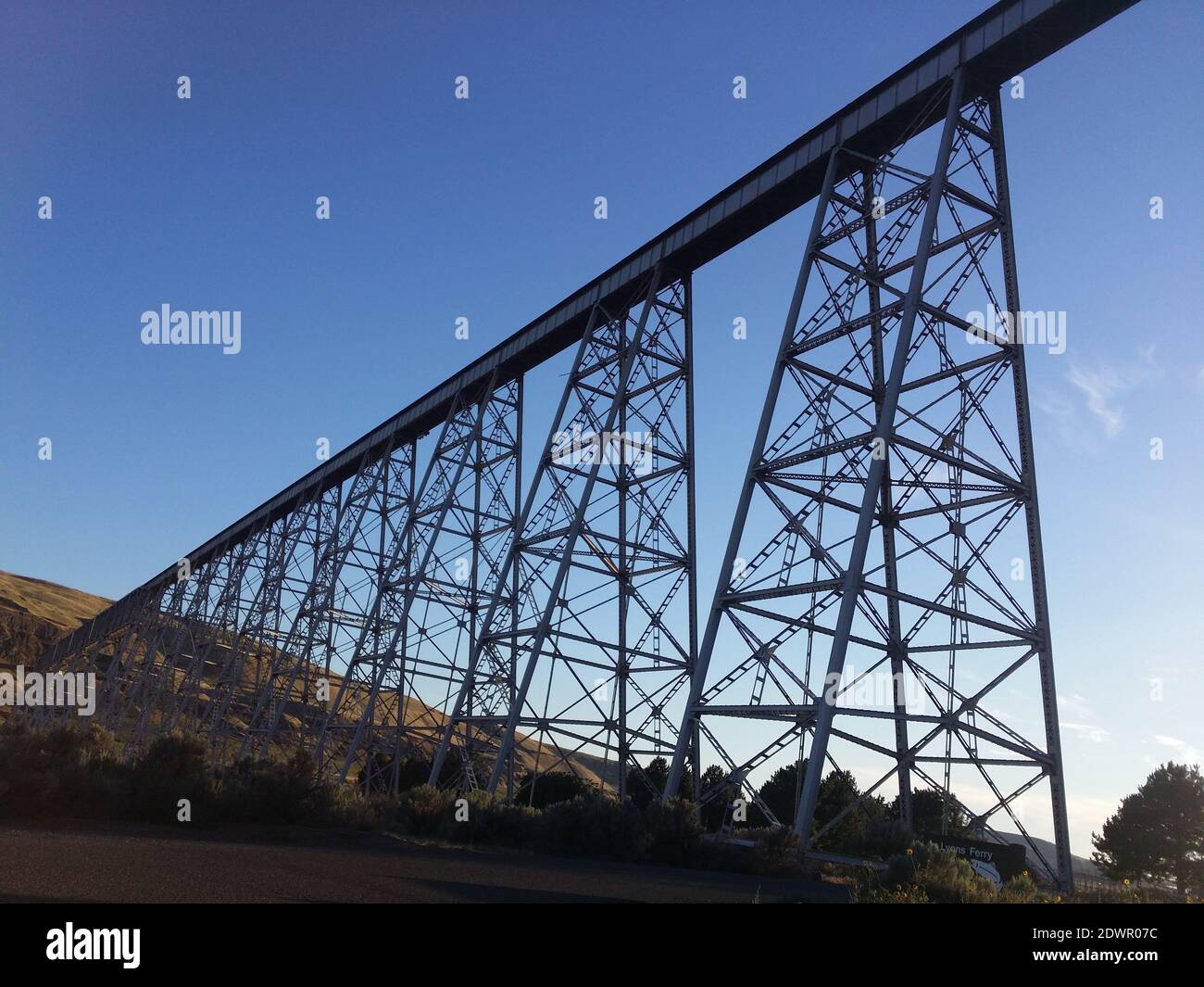 Train tressel bridge hi-res stock photography and images - Alamy