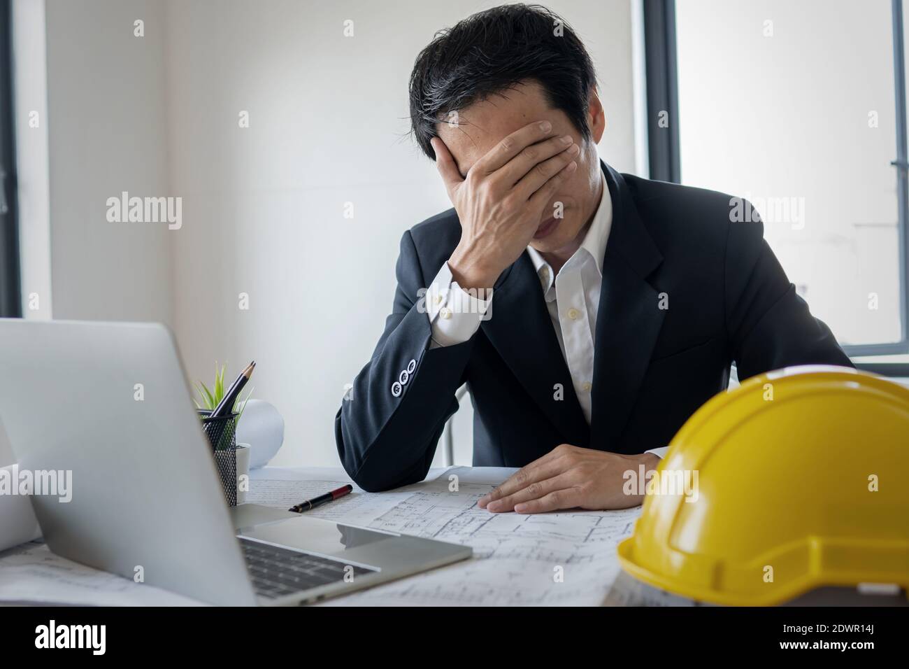 Business investor bankruptcy and worried about business problems ...