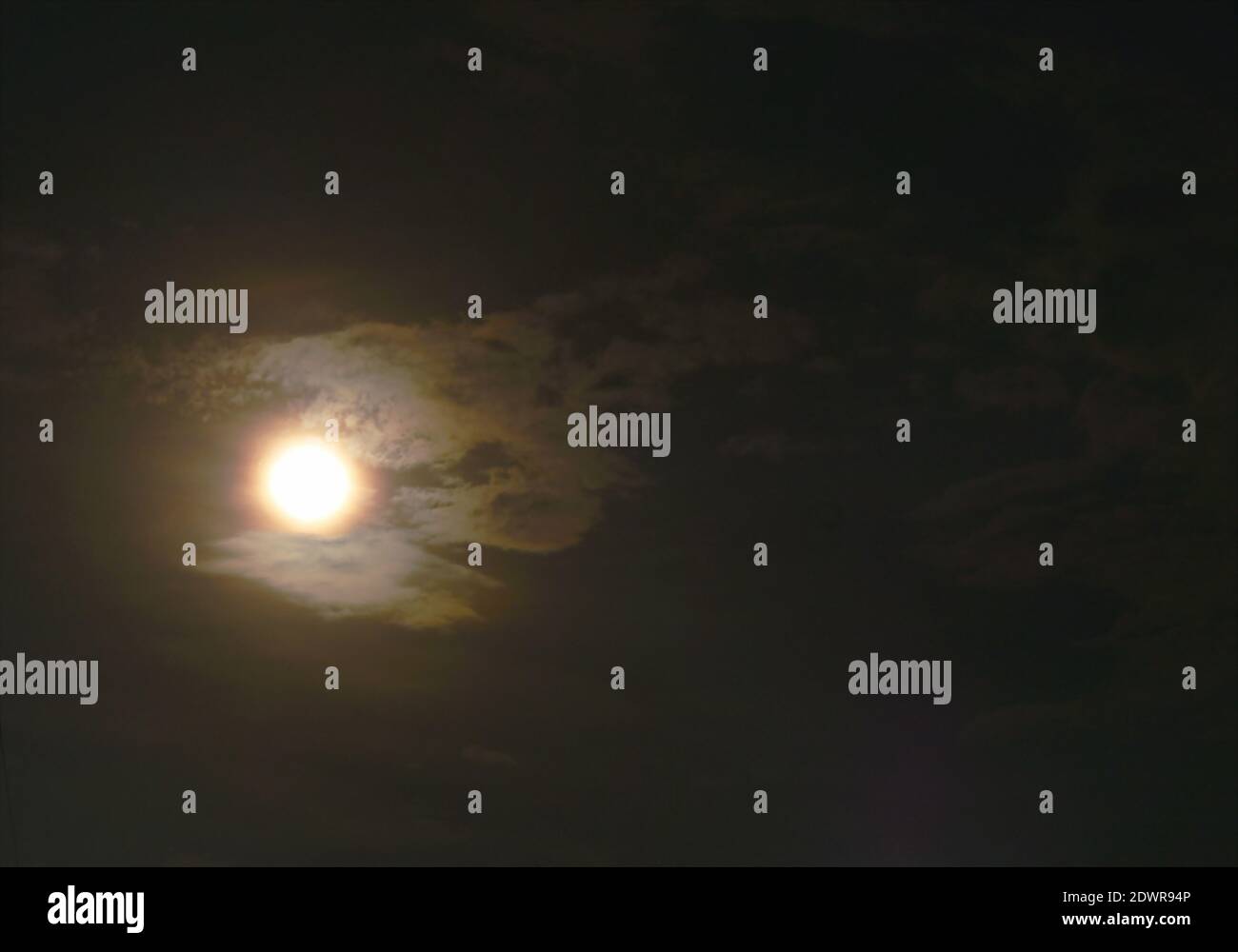 Cloud cover night sky darkness hi-res stock photography and images - Alamy