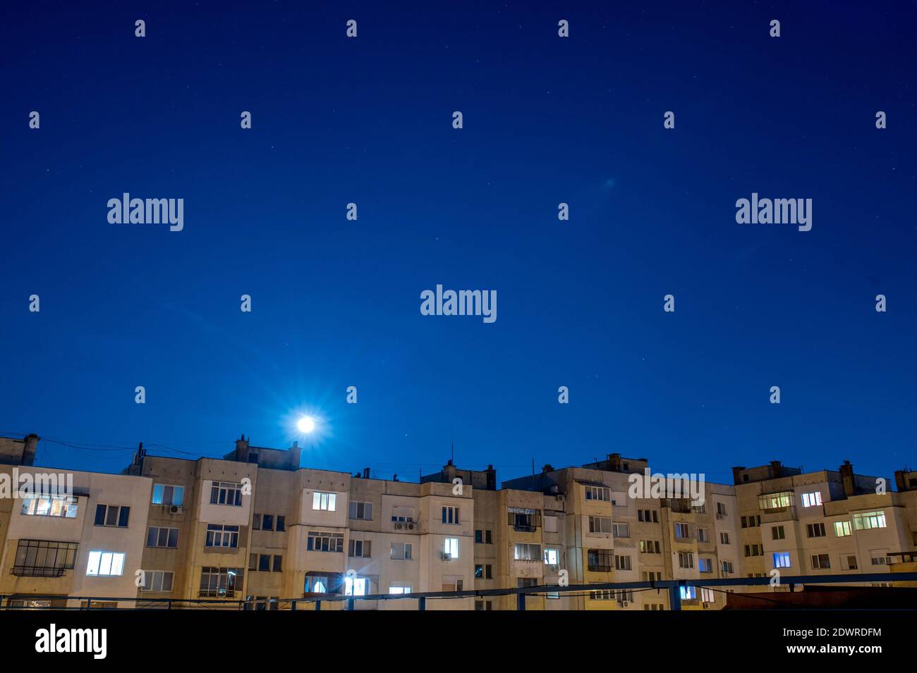 Dark blue night sky hi-res stock photography and images - Alamy