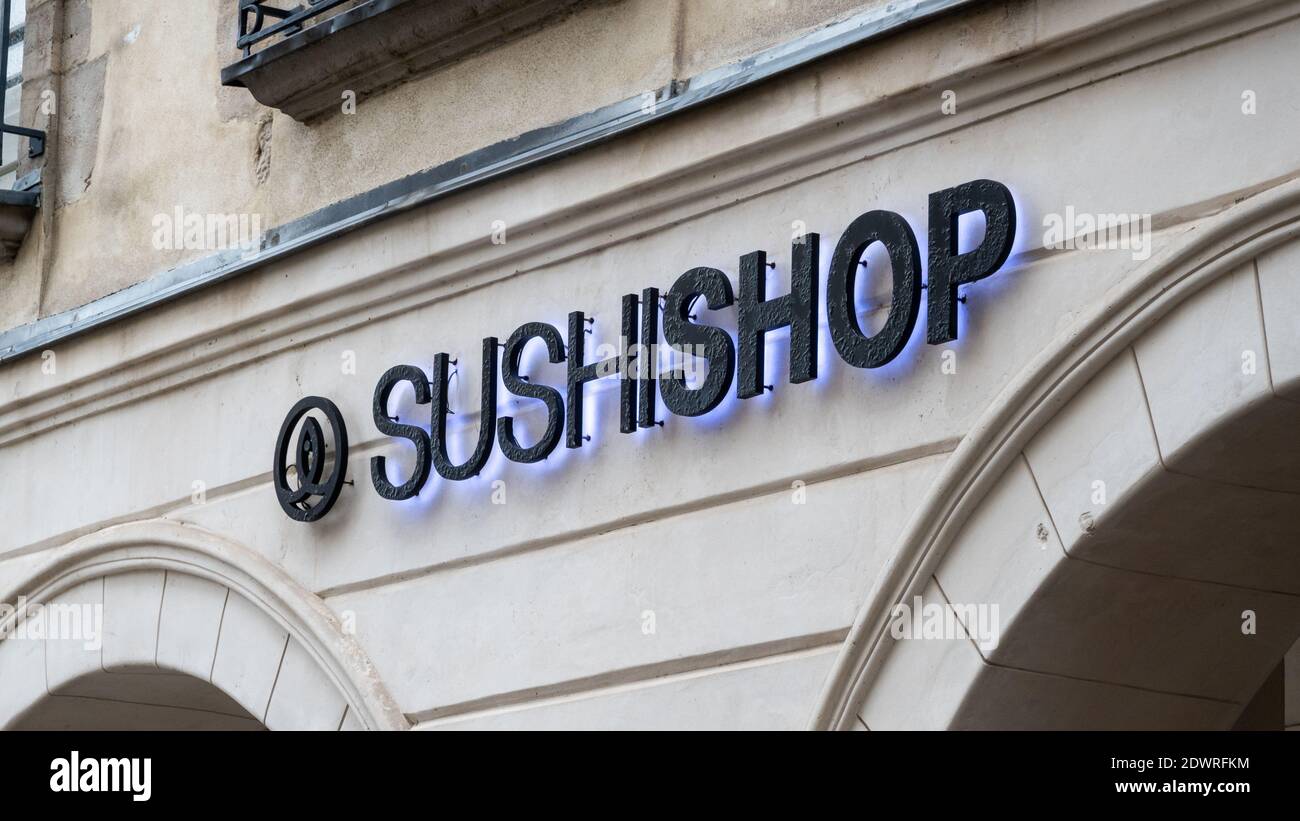 Food shop sign hi-res stock photography and images - Alamy