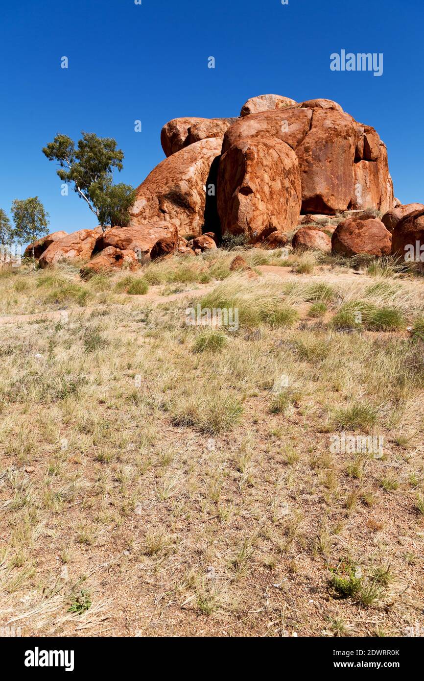 Aboriginal family outback australia hi-res stock photography and images ...