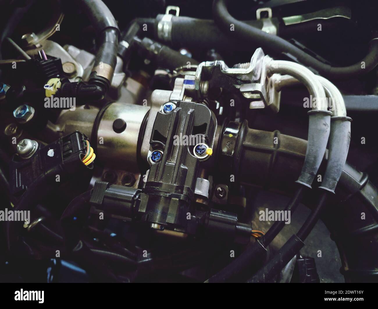 Automobile engine manufacturing hi-res stock photography and images - Alamy