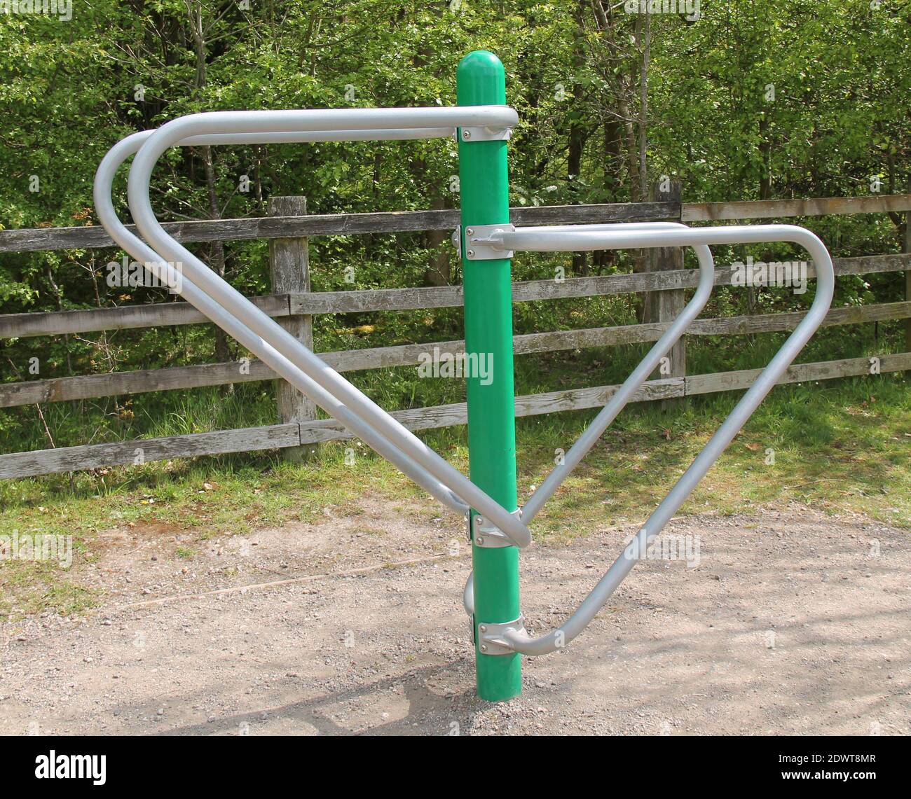 Outdoor Gym Fitness Parallel Rails Frame Equipment Stock Photo - Alamy