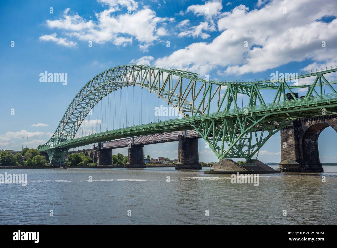 Runcorn-Widnes Silver Jubilee Bridge Stock Photo - Alamy