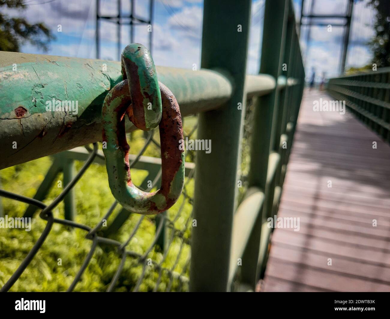Iron chain railing hi-res stock photography and images - Alamy
