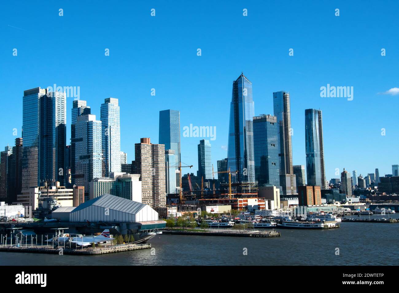 Manhattan skyline and waterfront taken from a docked cruise ship Stock ...