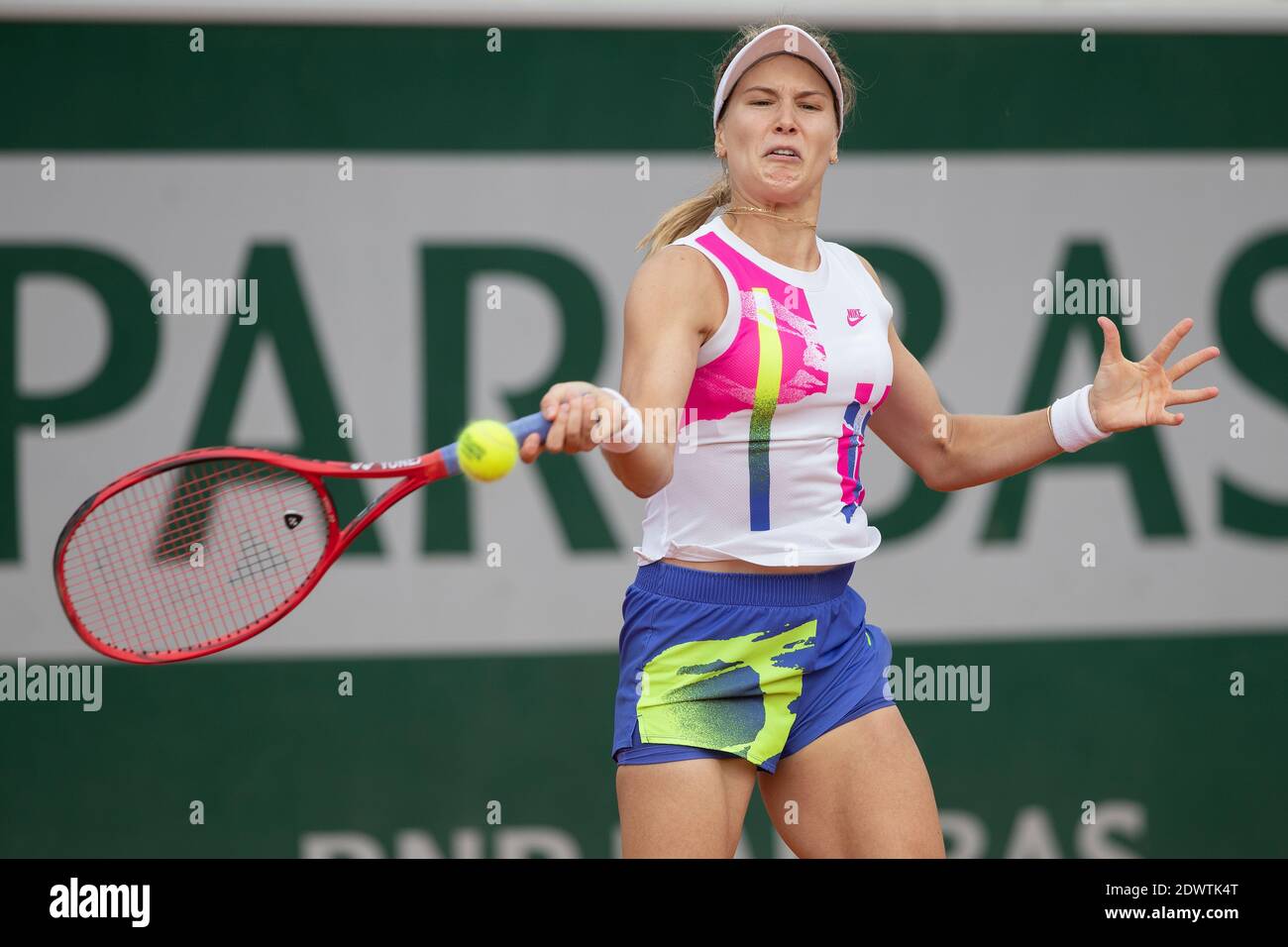 Professional sportsperson sportswear competition holding court mid air ...