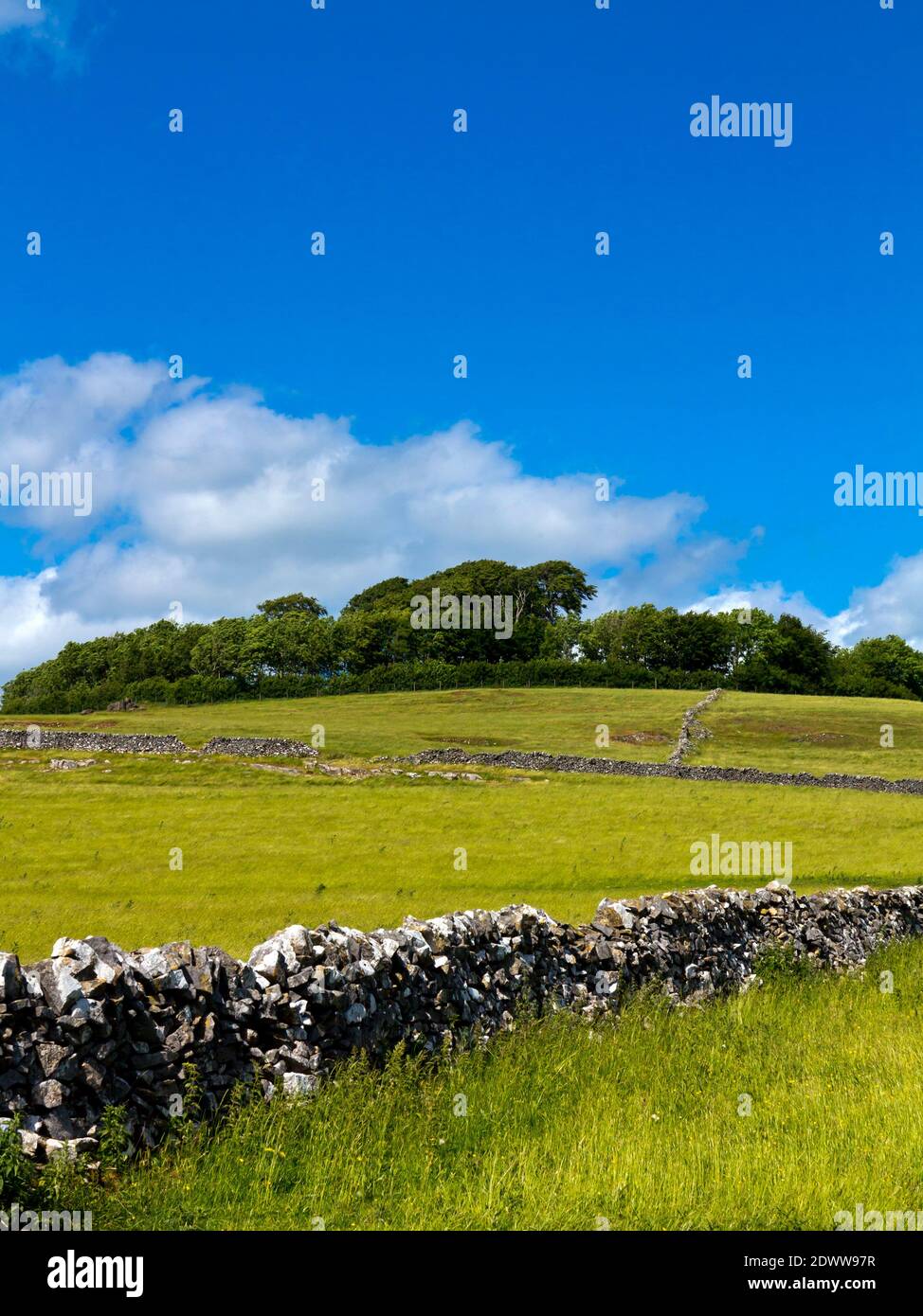 Minninglow hill derbyshire hi-res stock photography and images - Alamy