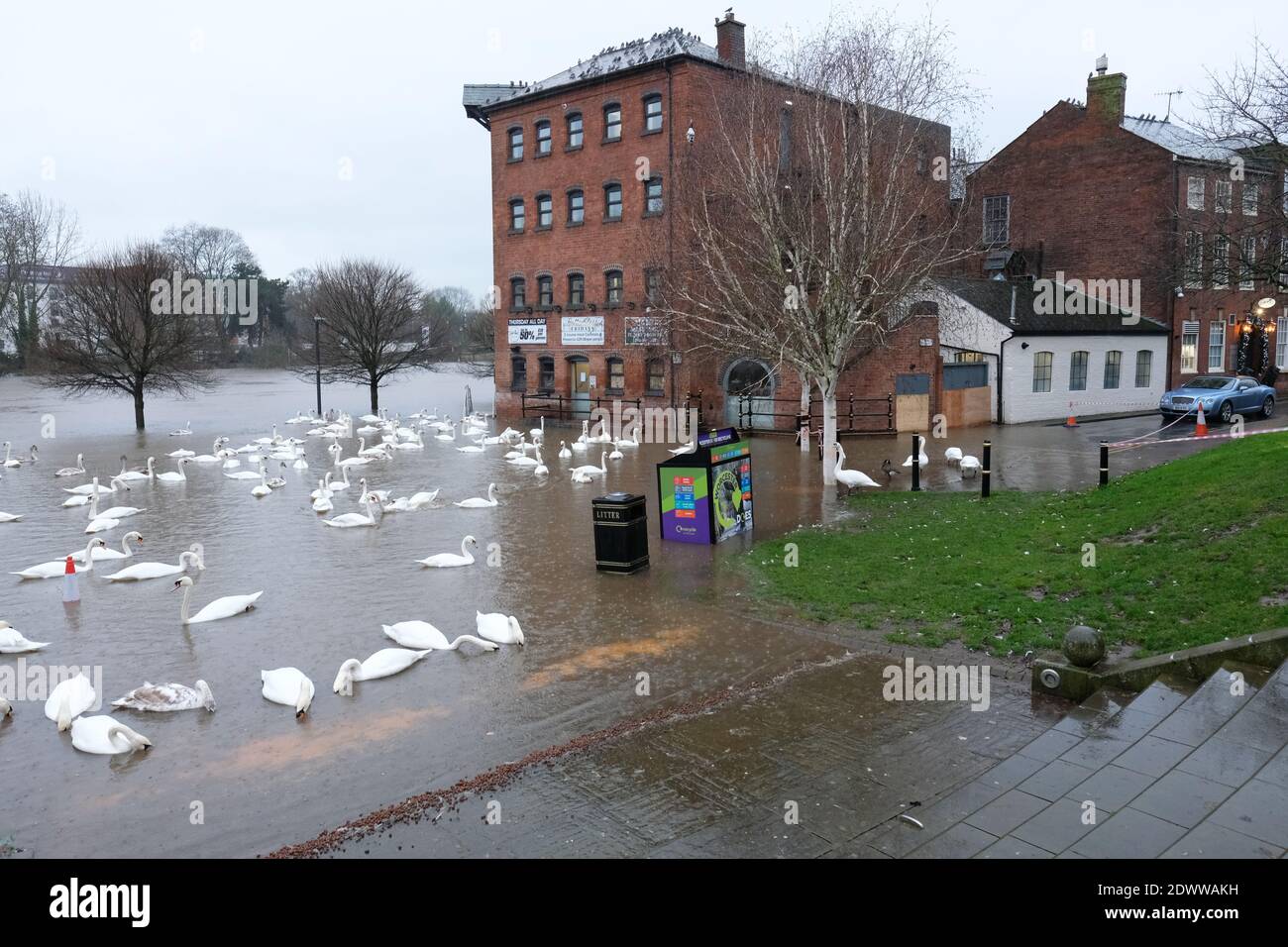 Riverside restaurant worcester hi-res stock photography and images - Alamy
