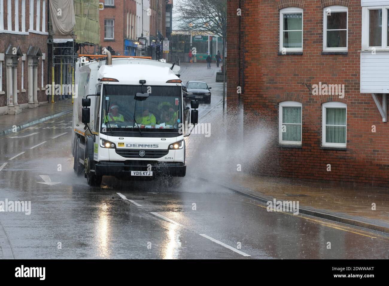 Dustbin lorry uk hi-res stock photography and images - Alamy
