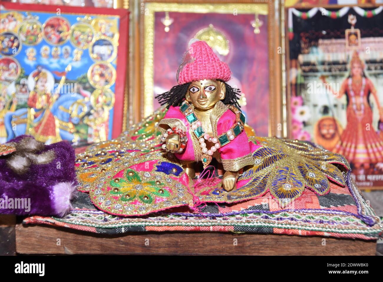 Lord krishna idol hi-res stock photography and images - Alamy