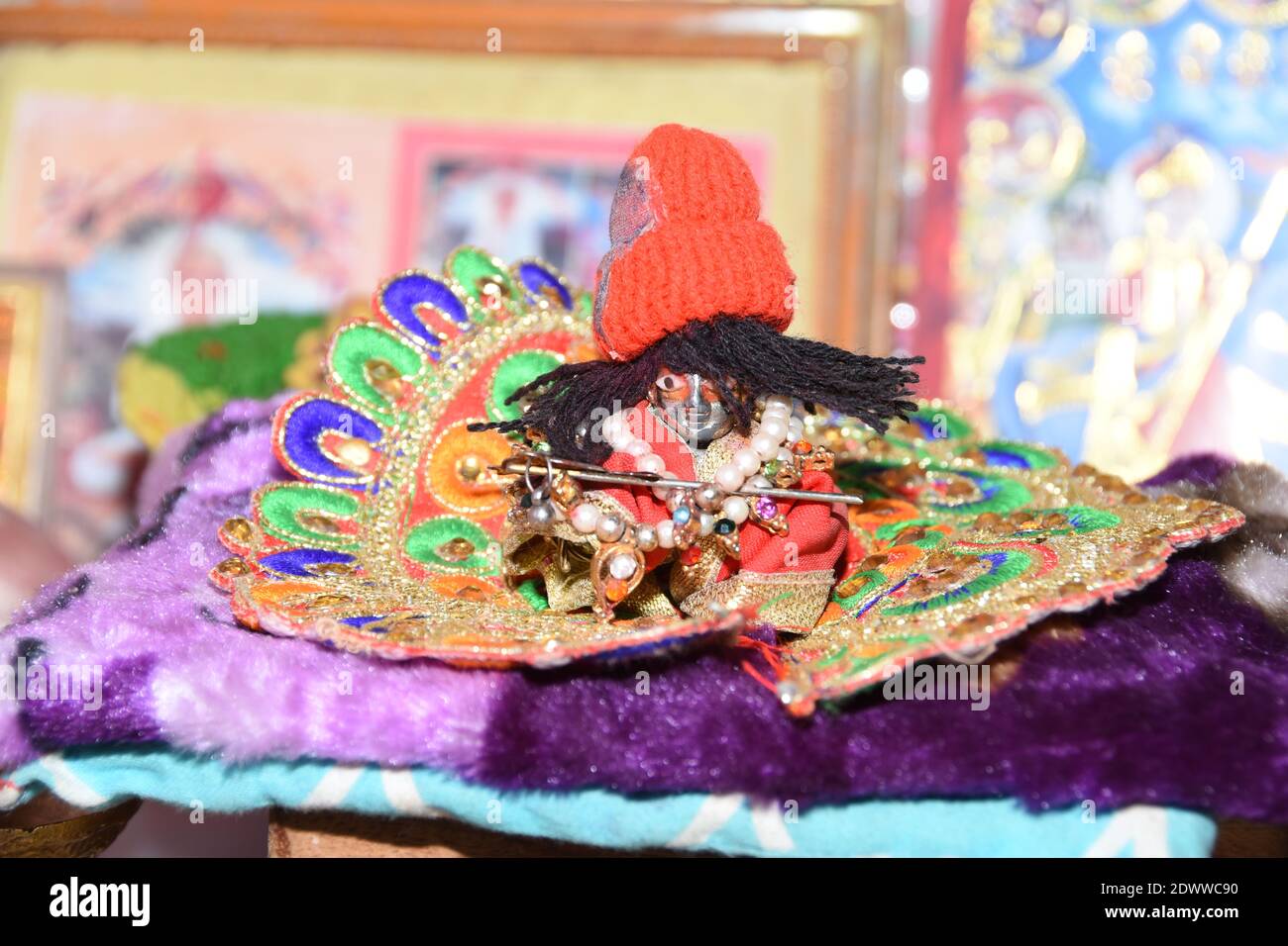 Lord krishna idol hi-res stock photography and images - Alamy