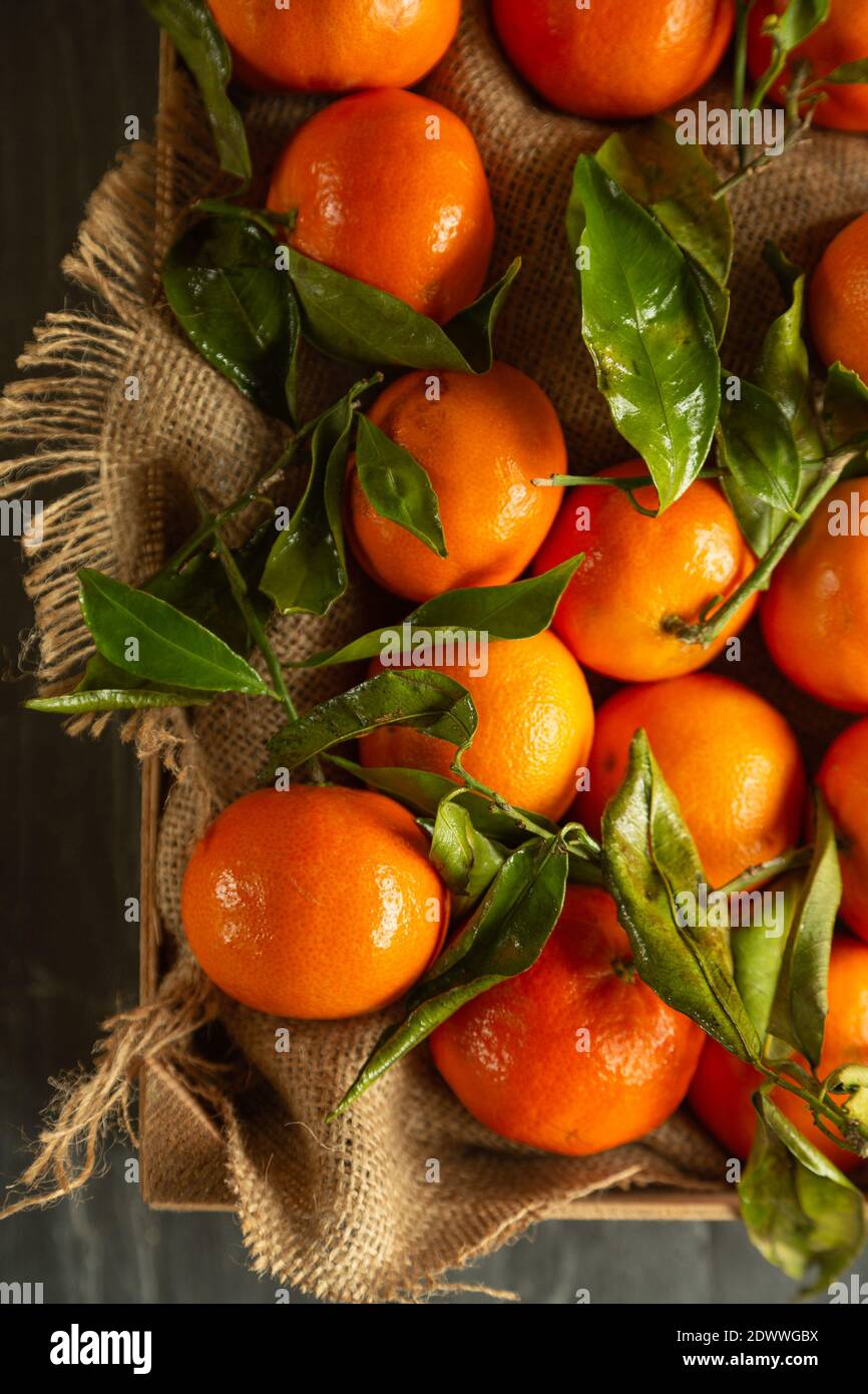 Box of clementines hi-res stock photography and images - Alamy