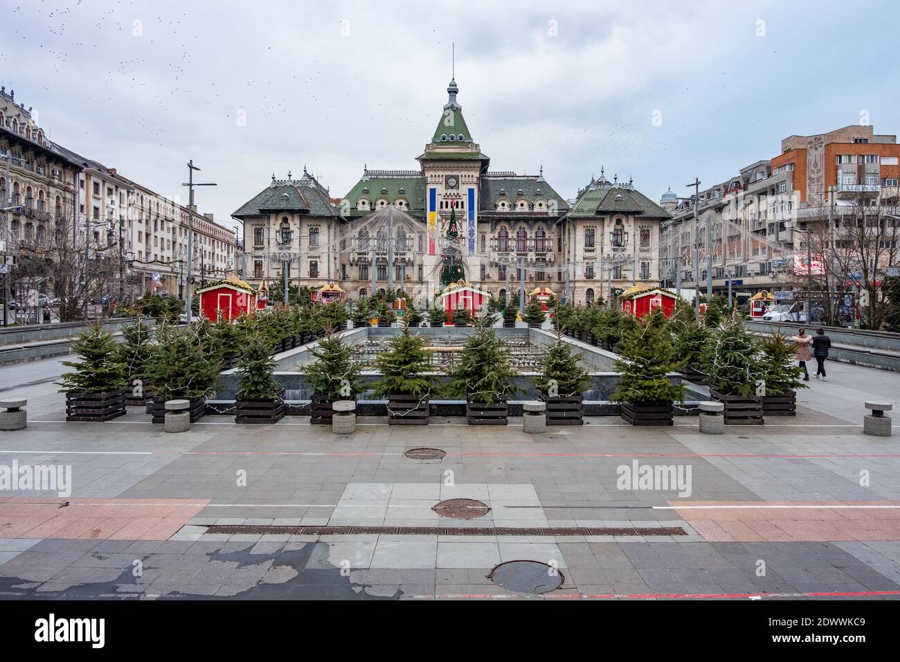 What remains behind communism, the famous "Musical Fountain" in front ...