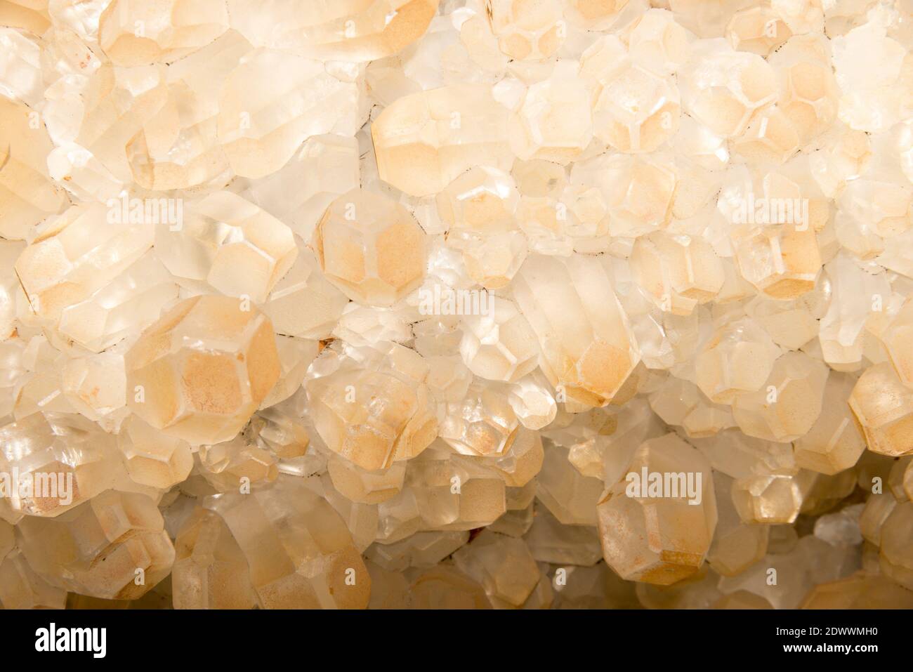 Crystalline calcite hi-res stock photography and images - Alamy