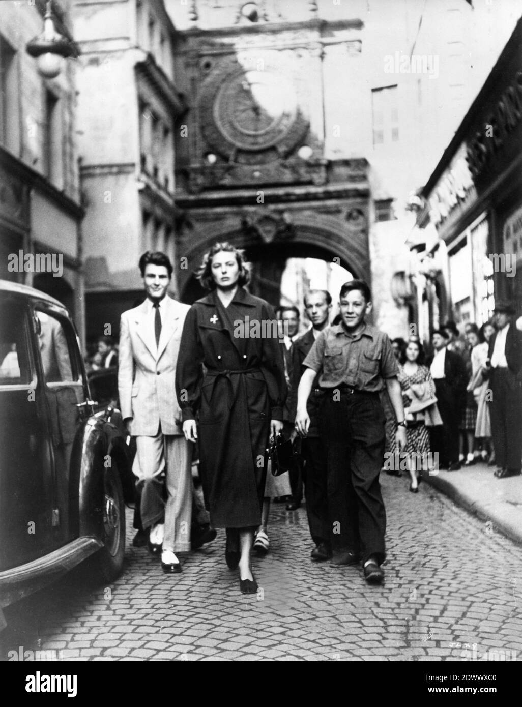 INGRID BERGMAN walking through the streets of Vaucouleurs publicity for ...