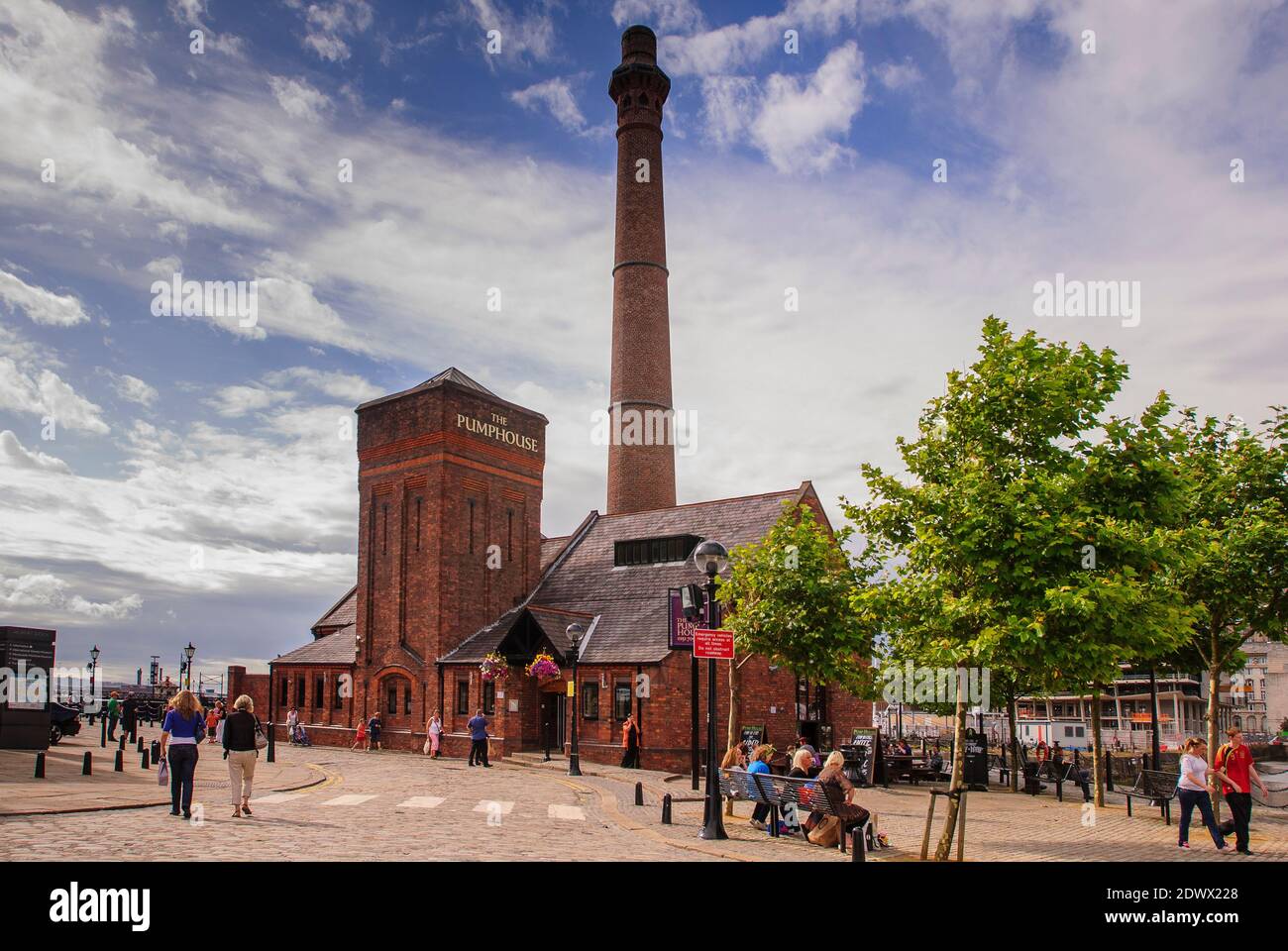 Public House And Victorian High Resolution Stock Photography and Images ...