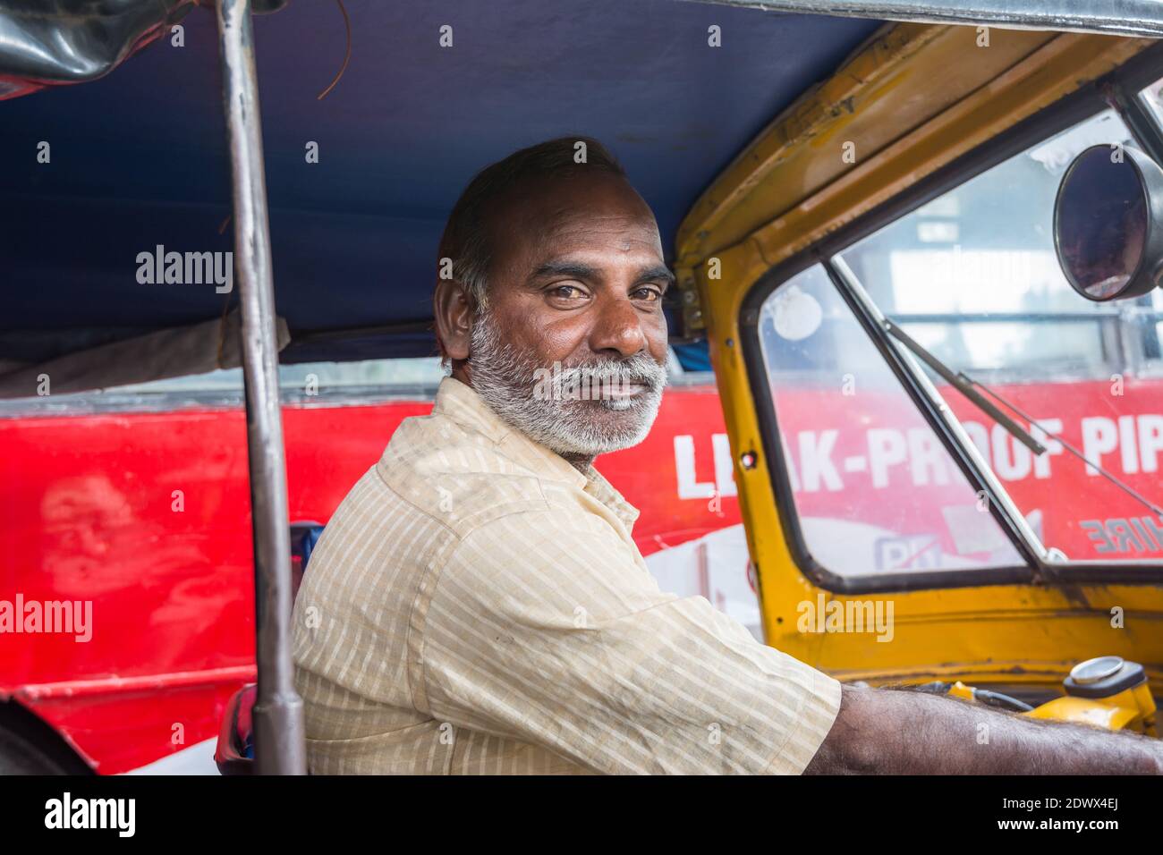 India driver uniform hi-res stock photography and images - Alamy