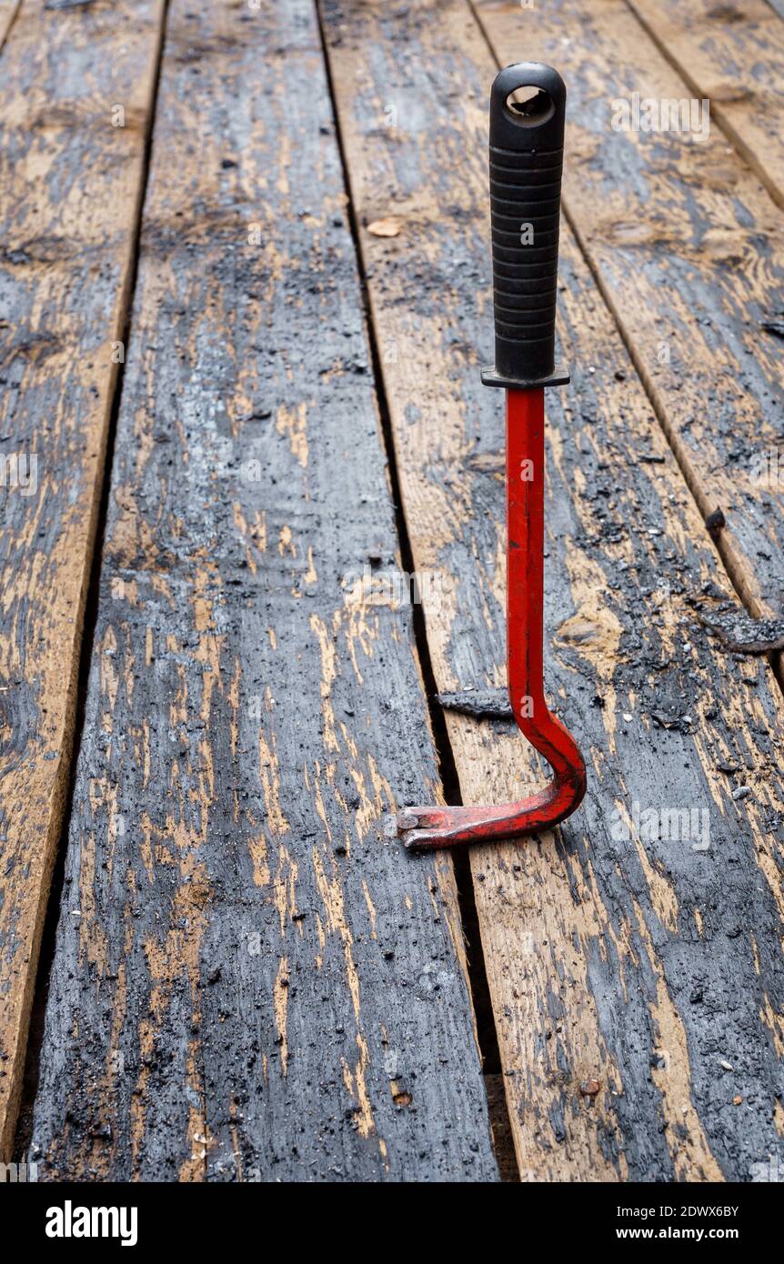 Red black crowbar hi-res stock photography and images - Alamy