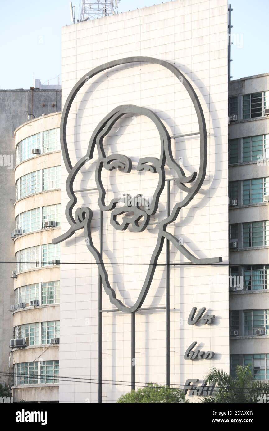 Fidel Castro Cuba sculpture in Revolution Square Havana Cuba, Plaza de ...