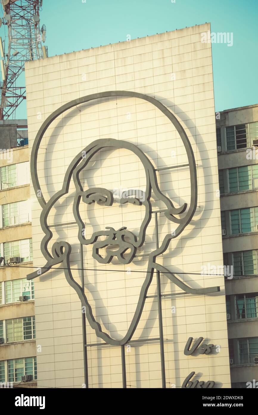 Fidel Castro Cuba sculpture in Revolution Square Havana Cuba, Plaza de ...