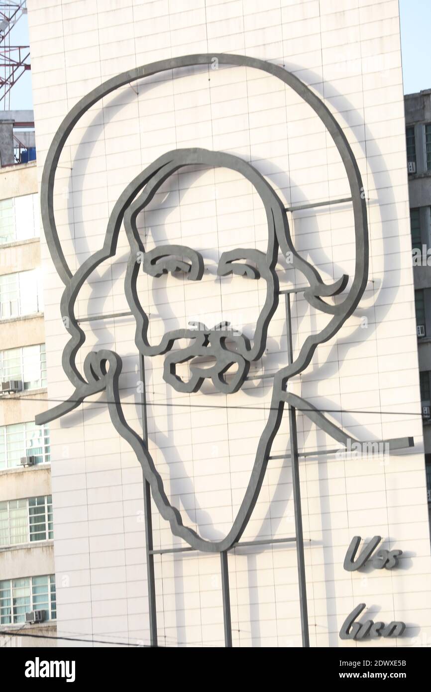 Fidel Castro Cuba sculpture in Revolution Square Havana Cuba, Plaza de ...