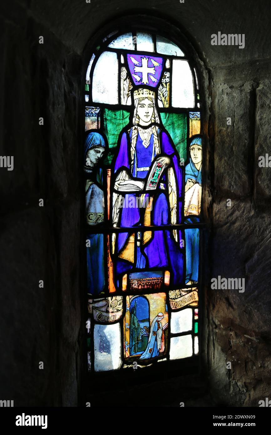 Edinburgh castle stained glass window hi-res stock photography and ...